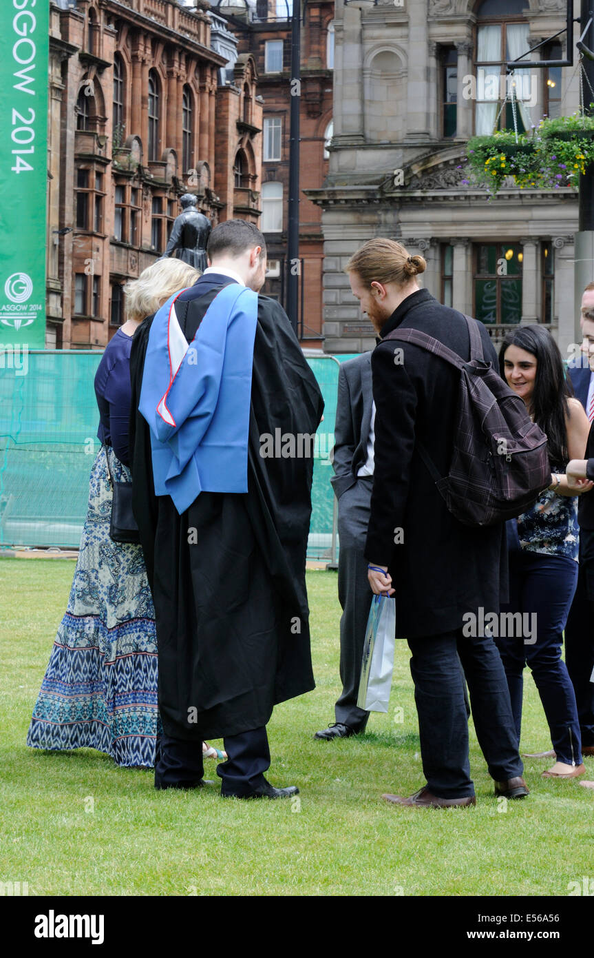 Graduate in George Square Stock Photo - Alamy