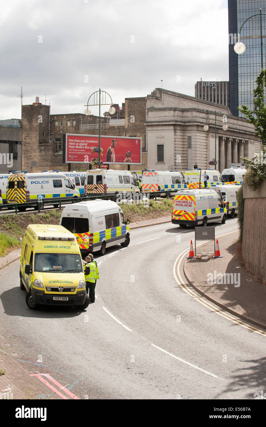 Ambulance and Police vehicles create a blockade in Broad Street ...