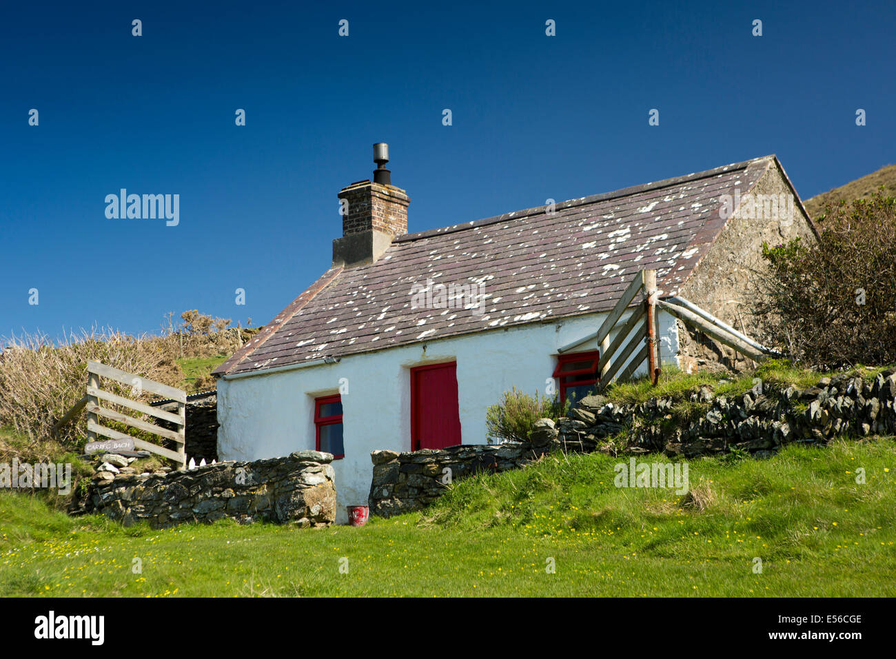 Traditional welsh cottages hi-res stock photography and images - Alamy