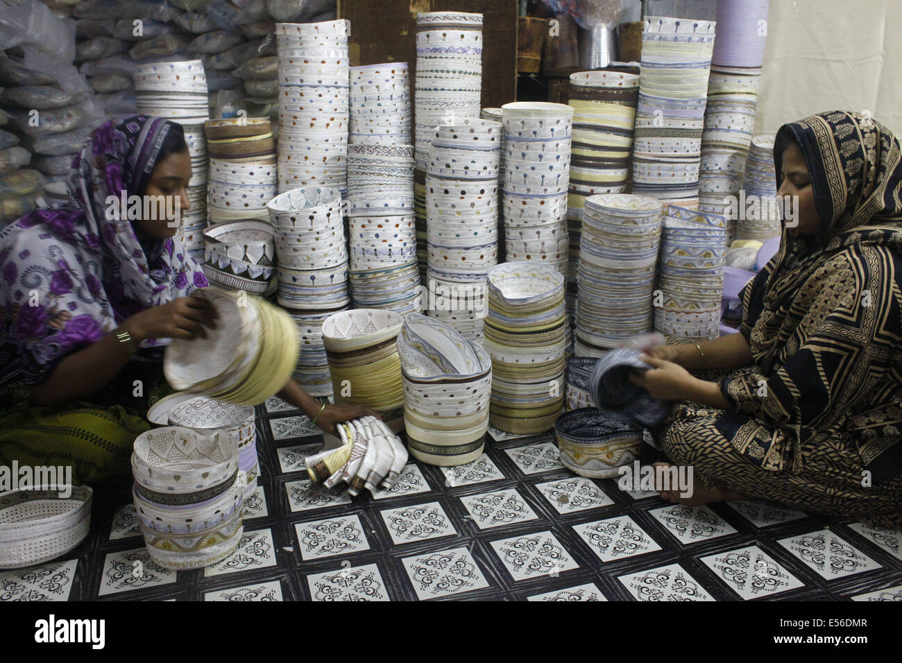 Clothing factory middle east hi-res stock photography and images - Alamy