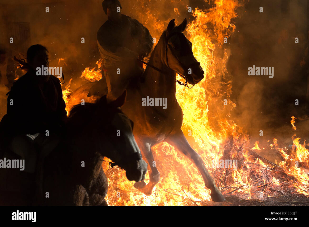 Festival of fire spain hi-res stock photography and images - Alamy