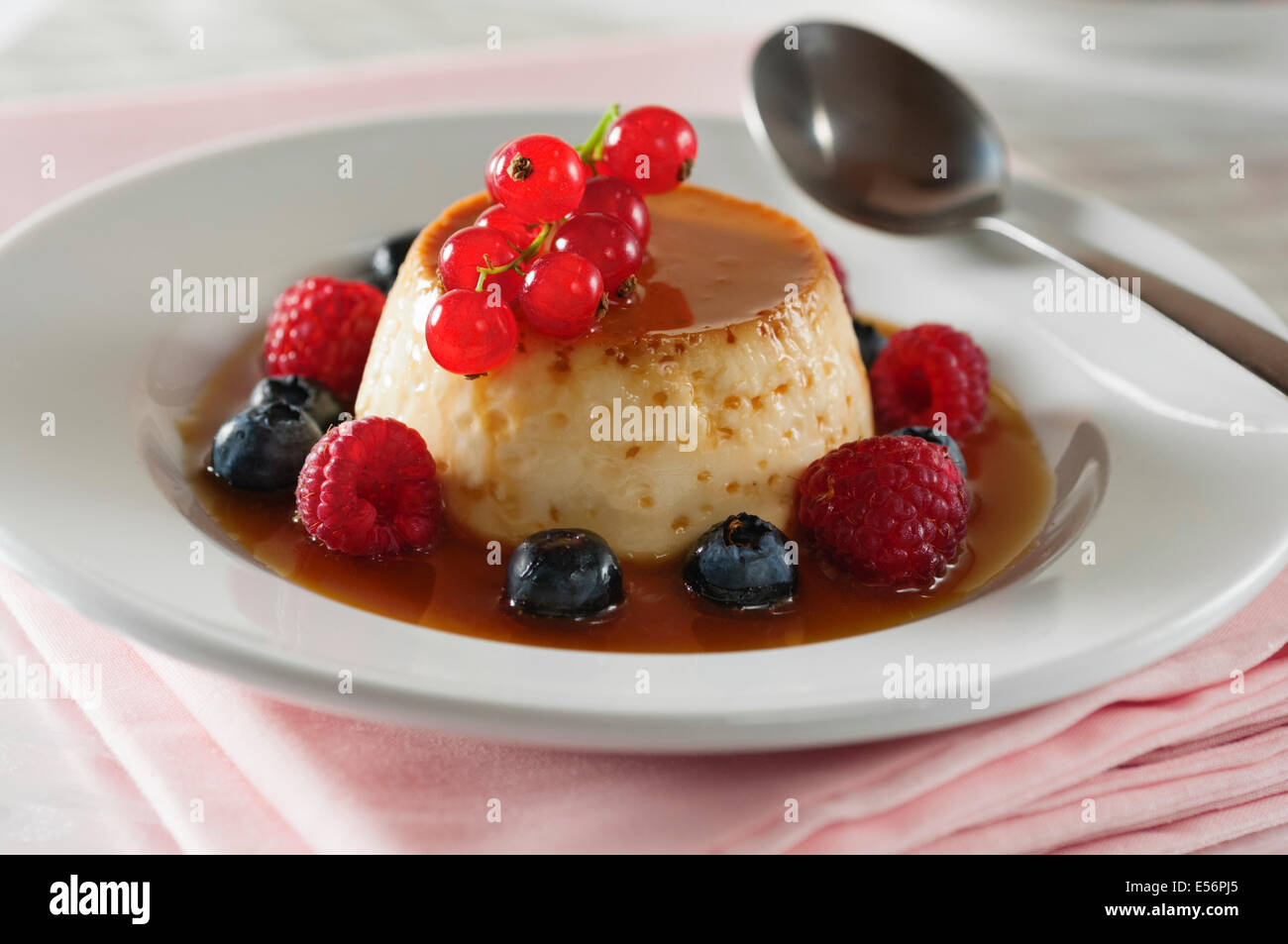Custard hi-res stock photography and images - Alamy