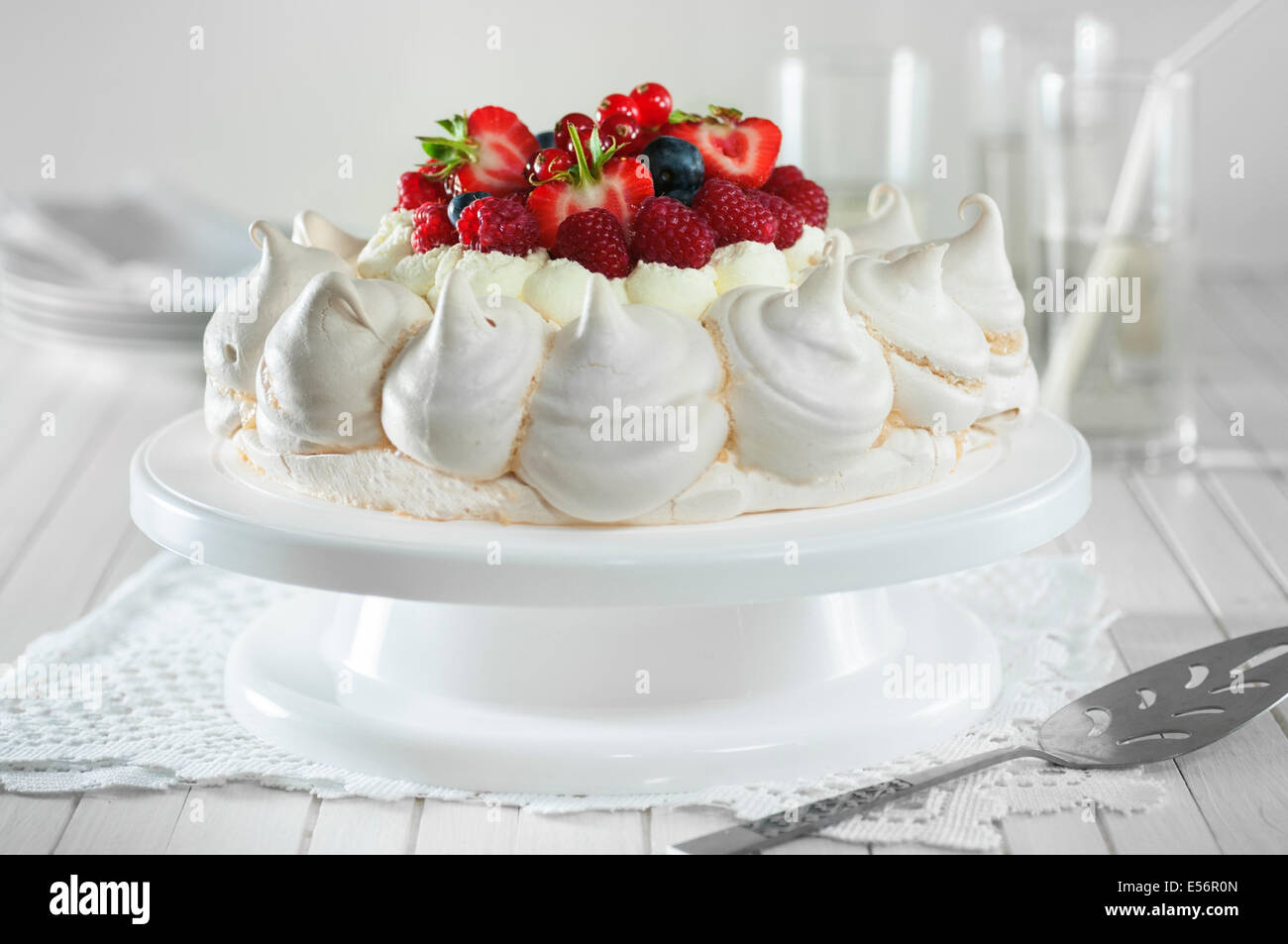 Pavlova dessert hi-res stock photography and images - Alamy