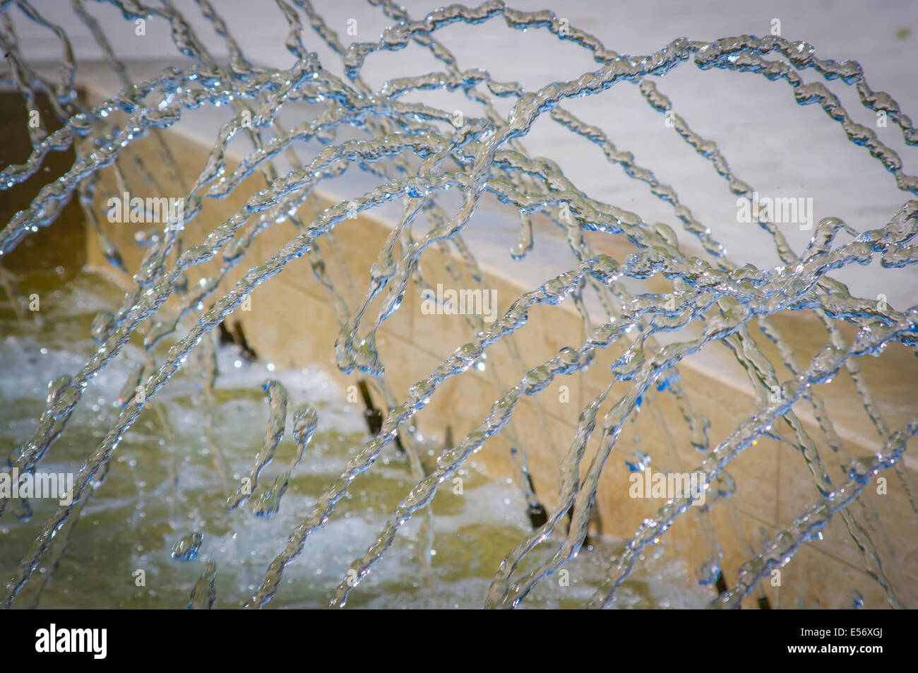 Fountain drop hi-res stock photography and images - Alamy
