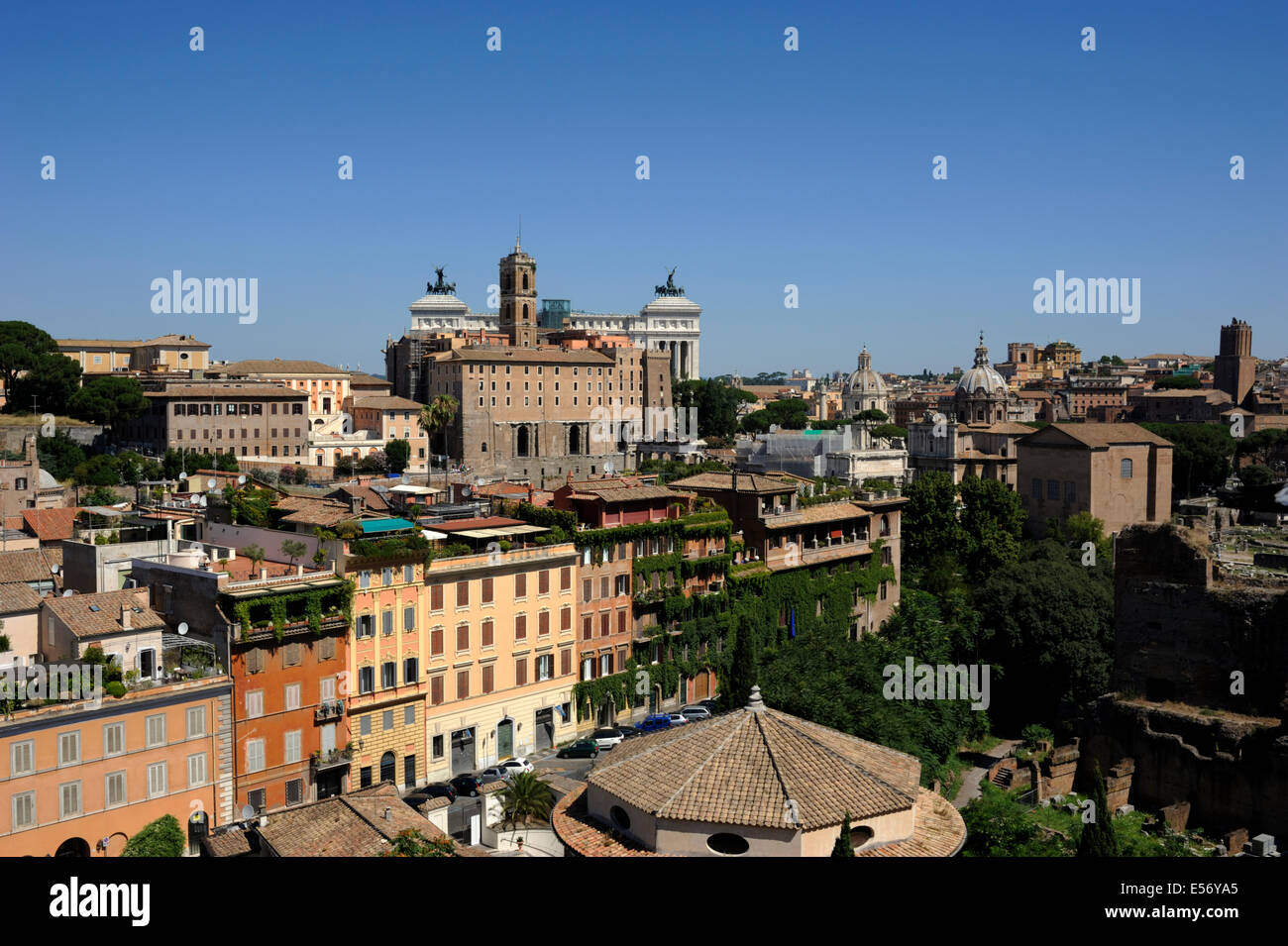 Italy, Rome, city centre and Capitoline Hill seen from Palatine Hill ...