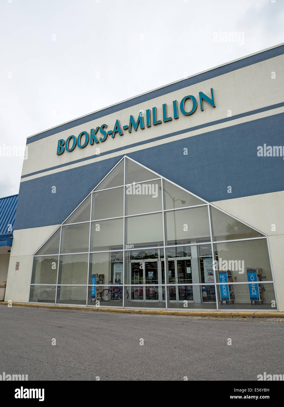 Books a million hi-res stock photography and images - Alamy