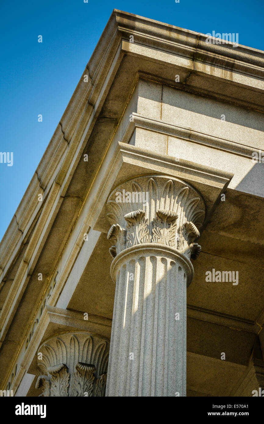 Monolithic columns hi-res stock photography and images - Alamy