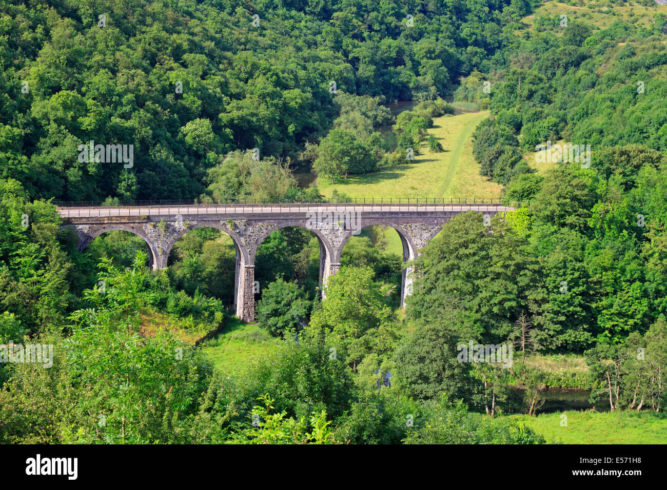 Headstone Viaduct and the Monsal Trail from Monsal Head, Derbyshire ...
