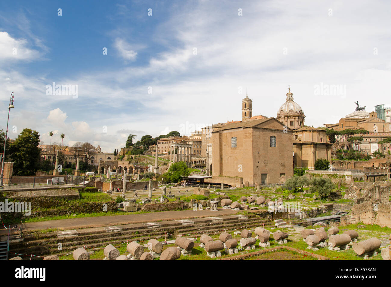 Roman ruins rome hi-res stock photography and images - Alamy