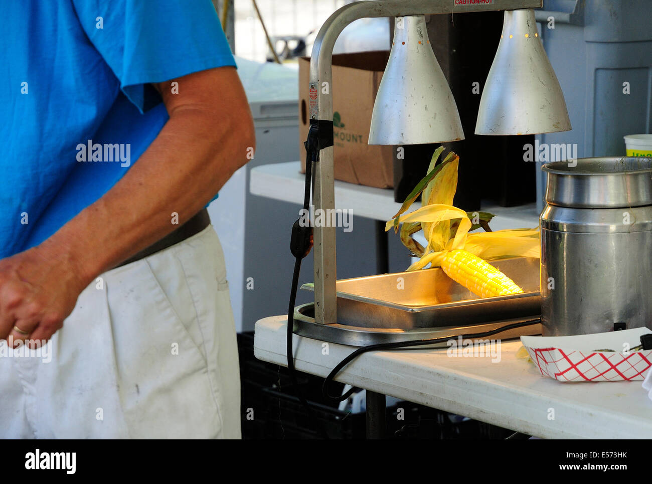 Heat lamp hi-res stock photography and images - Alamy