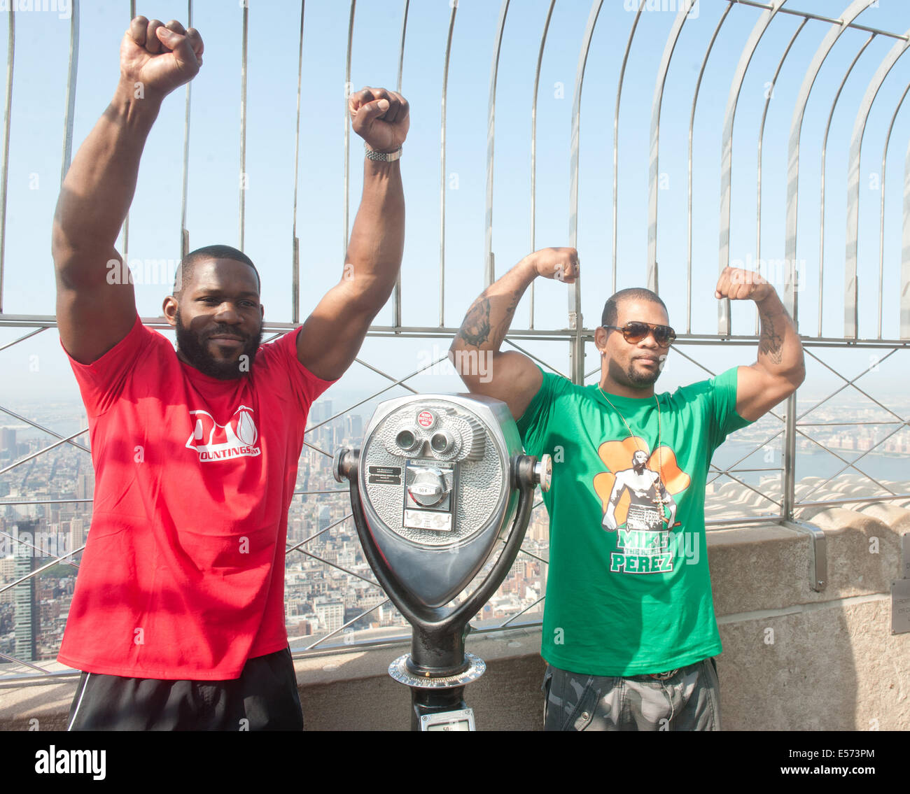 Manhattan, New York, USA. 22nd July, 2014. Heavyweight boxers BRYANT ...