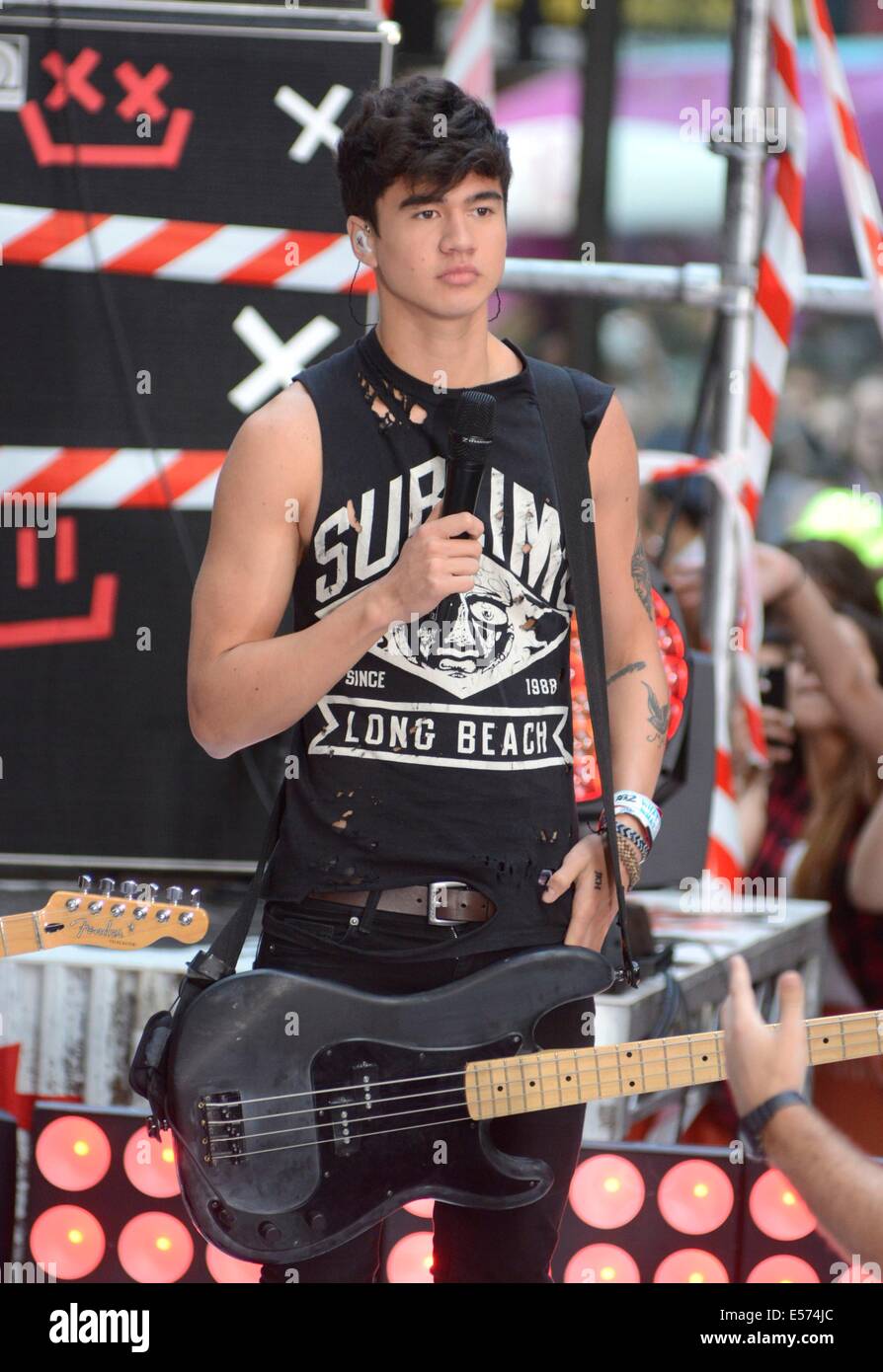 New York, NY, USA. 22nd July, 2014. Calum Hood on stage for NBC Today ...