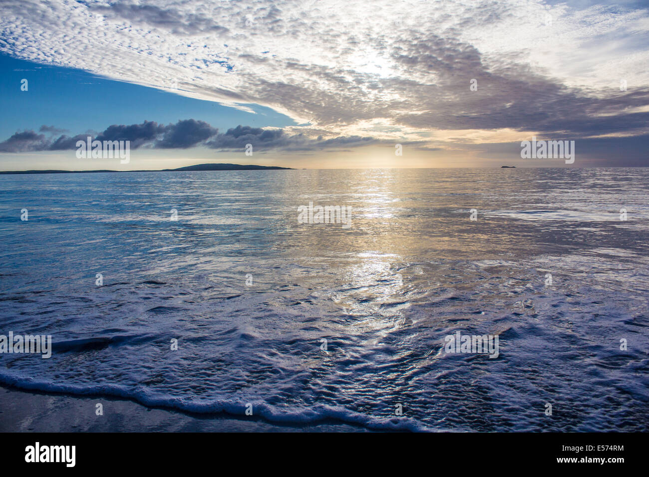 Berneray coast hi-res stock photography and images - Alamy