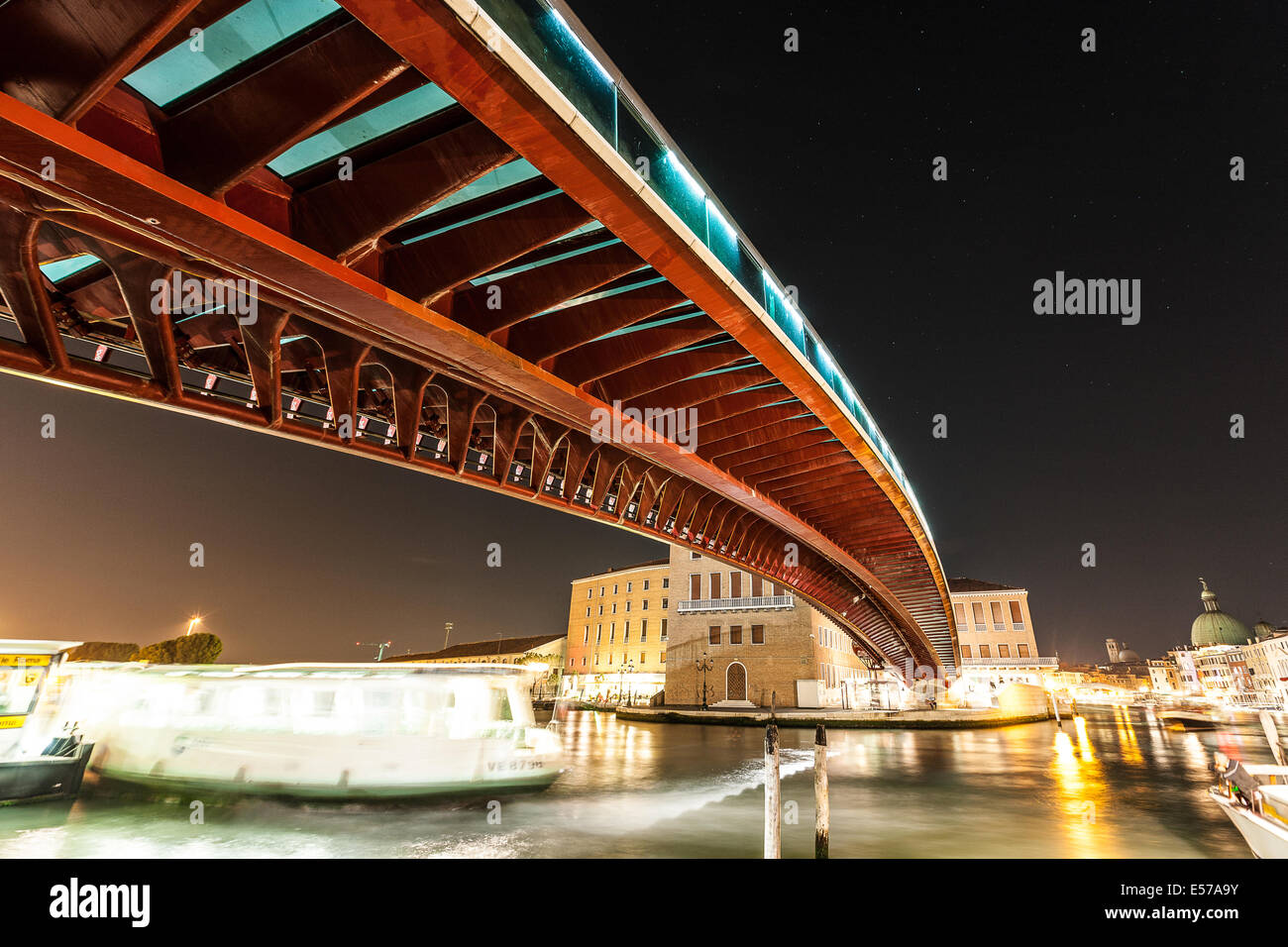 Venice, Constitution Bridge (Calatrava Architect Stock Photo - Alamy