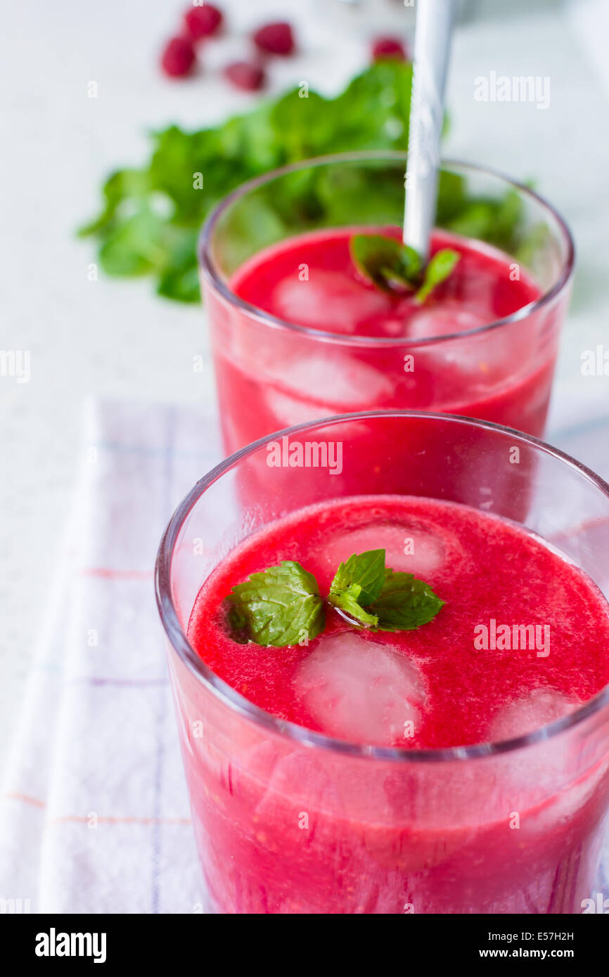 Raspberry juice fresh raspberries hi-res stock photography and images ...