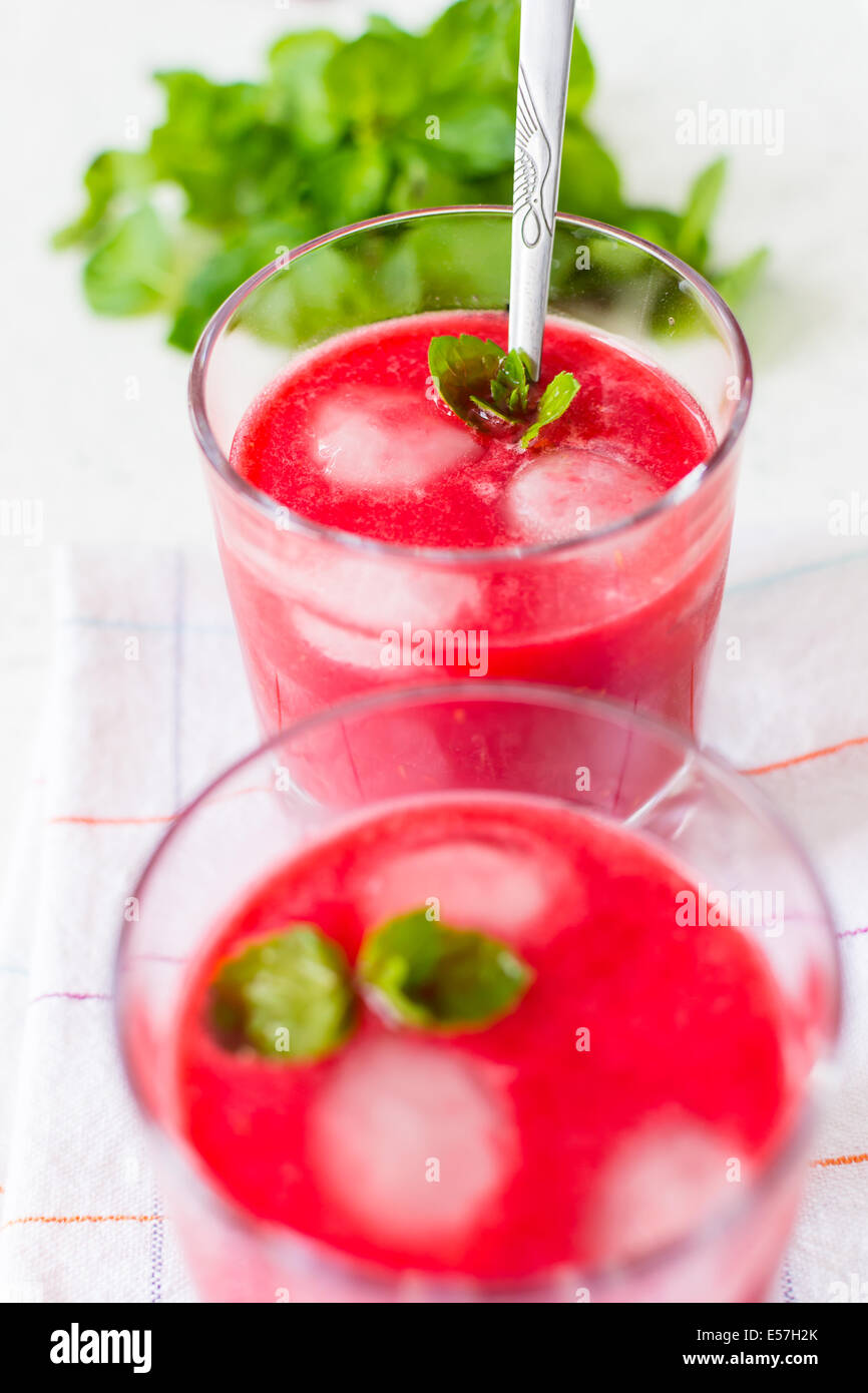 Raspberry juice fresh raspberries hi-res stock photography and images ...