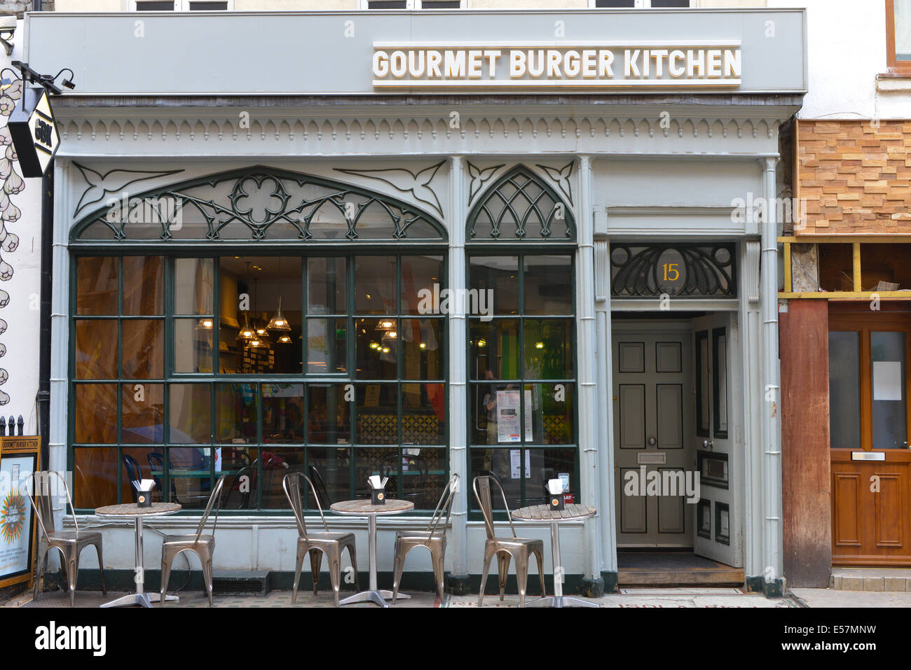 Gourmet burger kitchen hi-res stock photography and images - Alamy