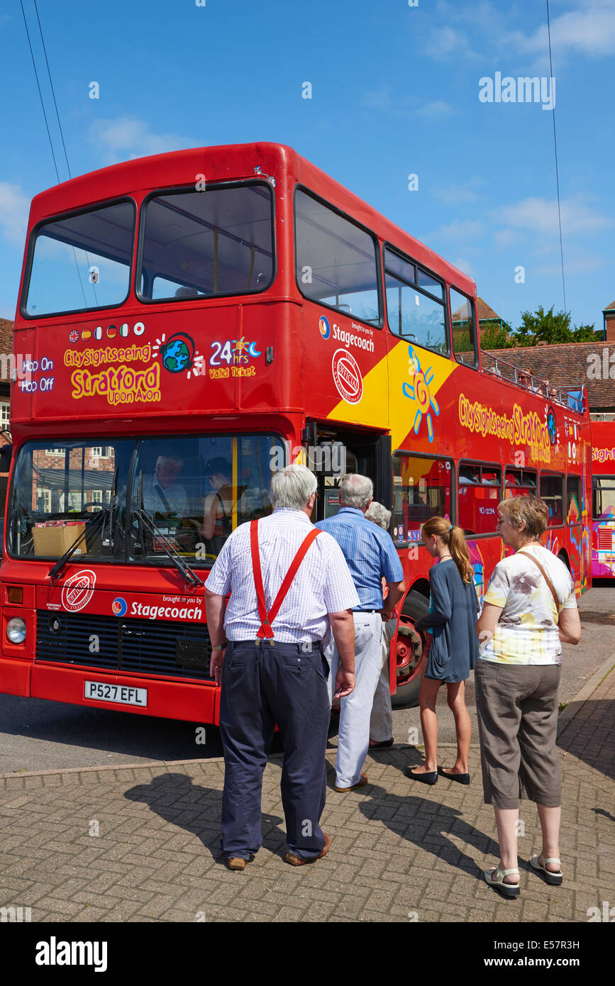 People Queuing To Board A Tourist Sightseeing Double Decker Bus Bridge ...