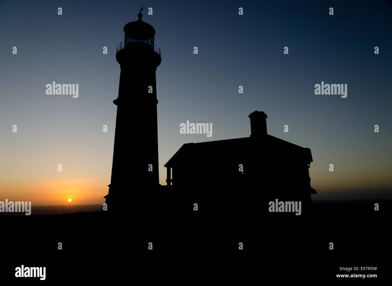 Lundy island lighthouse hi-res stock photography and images - Alamy