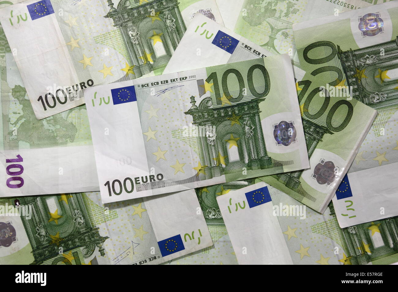 100 Euro banknotes Stock Photo - Alamy