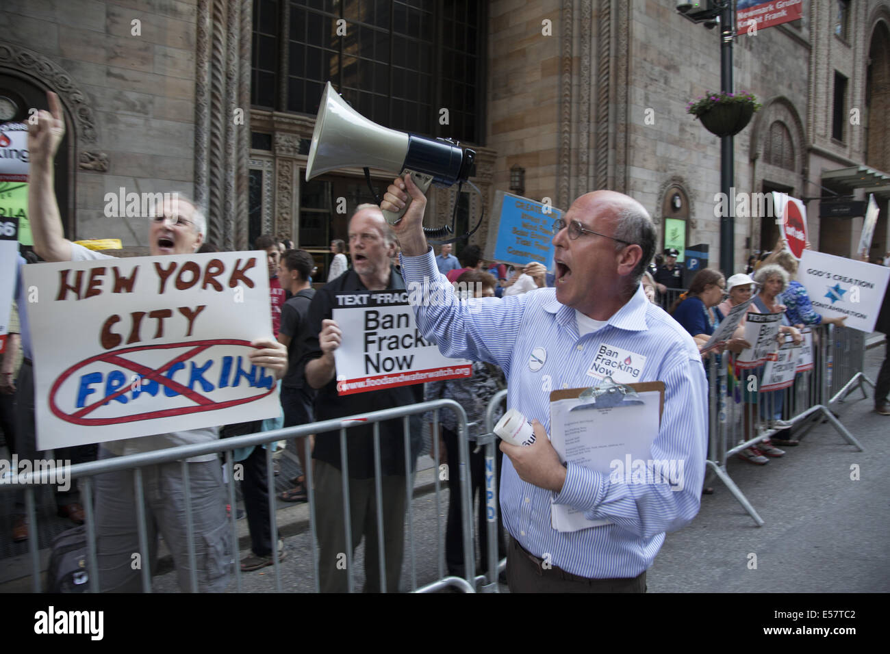 Demonstration ban hi-res stock photography and images - Alamy