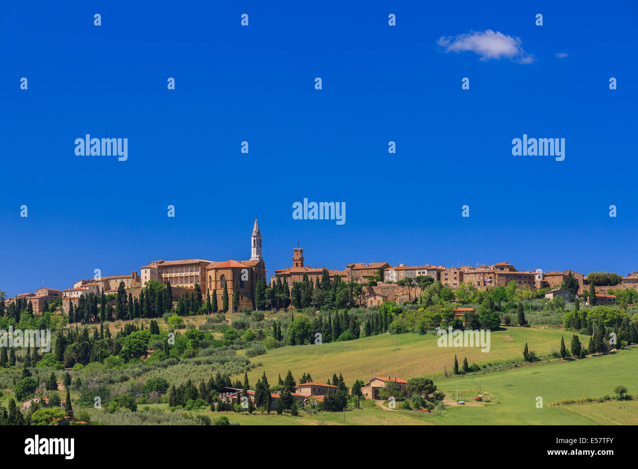 Medieval italian towns hi-res stock photography and images - Alamy