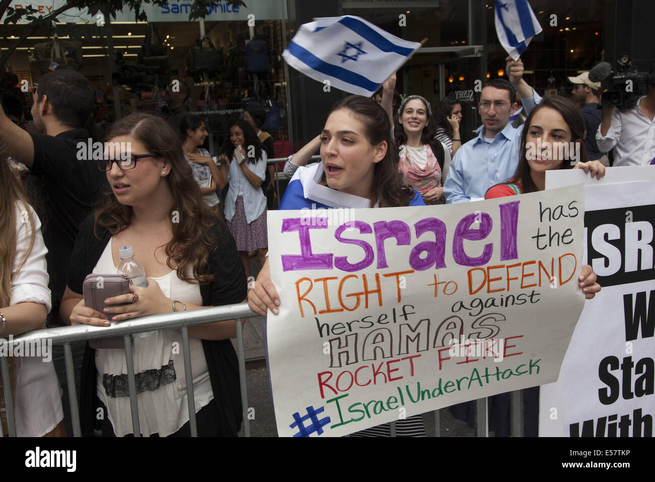 New yorkers support hi-res stock photography and images - Alamy