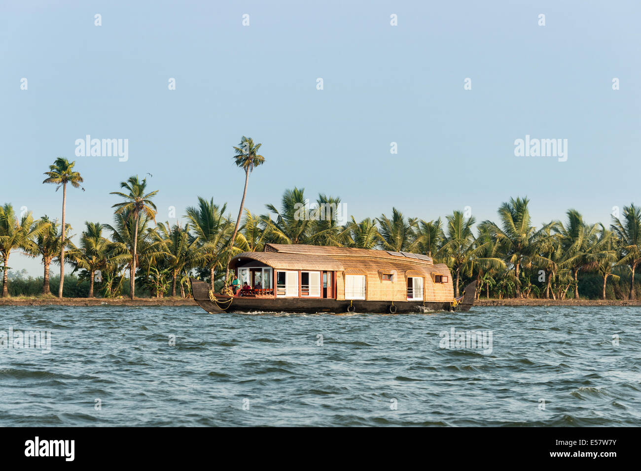 Traditional Keralan houseboat, Kettuvallam, sailing at Keralan ...