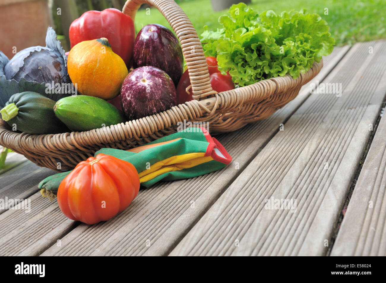 Summer vegetables hi-res stock photography and images - Alamy