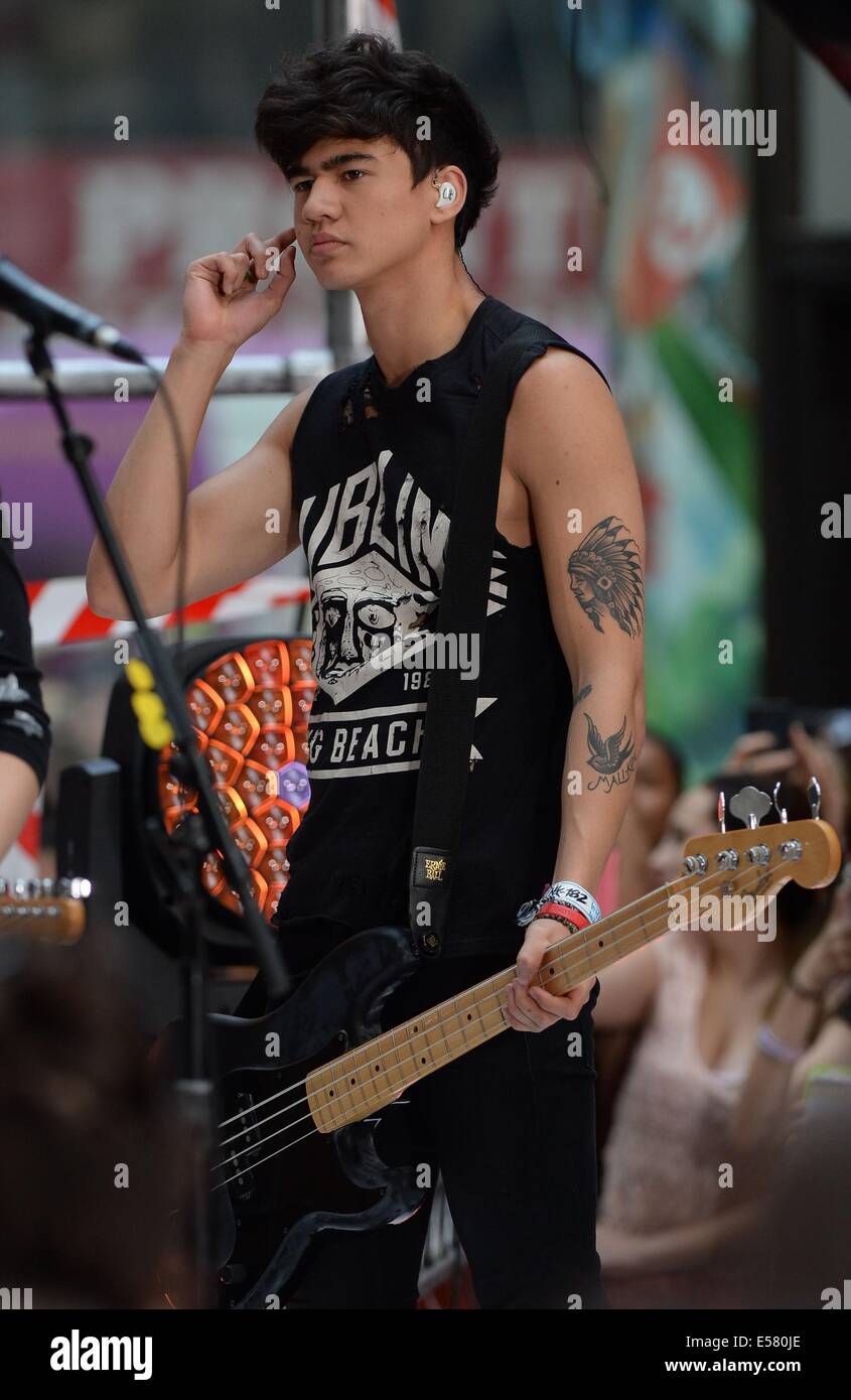 New York, NY, USA. 22nd July, 2014. 5 Seconds of Summer, Calum Hood on ...