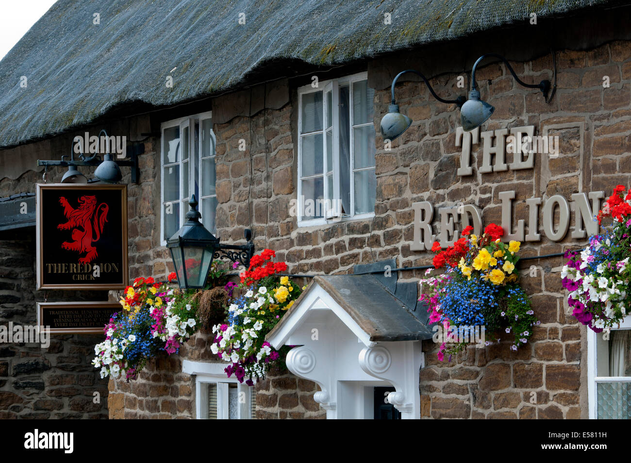 The Red Lion pub, Crick, Northamptonshire, England, UK Stock Photo - Alamy