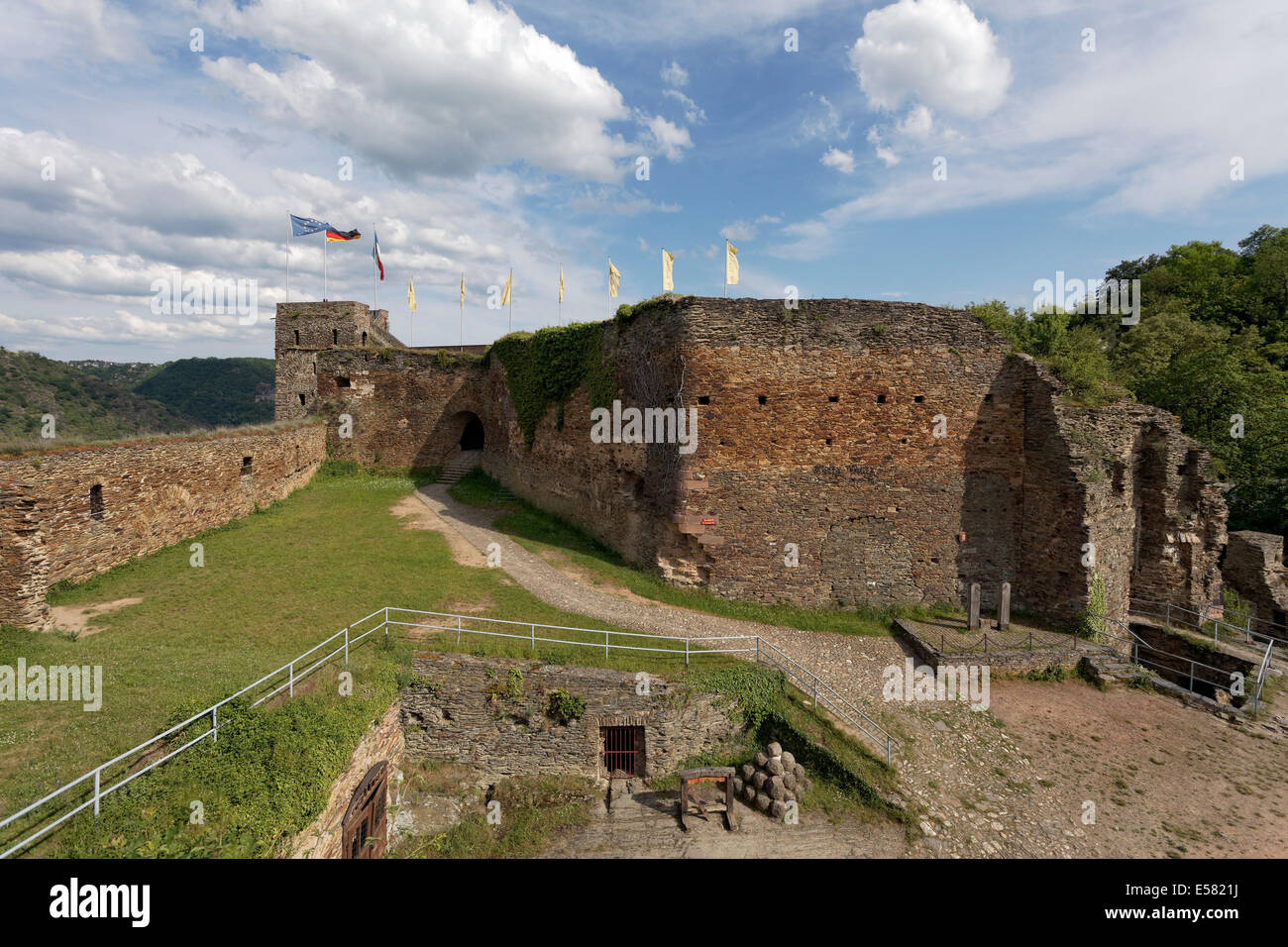 Inner bailey with clock tower, Burg Rheinfels castle, Unesco World ...