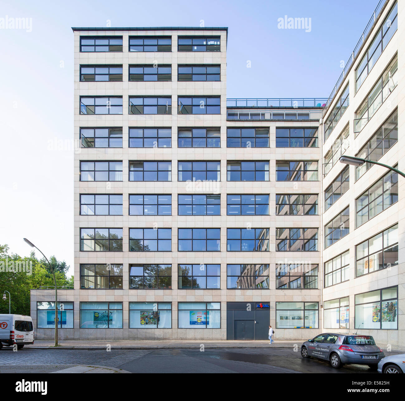 Max-Taut-Haus, office and commercial building, New Objectivity ...