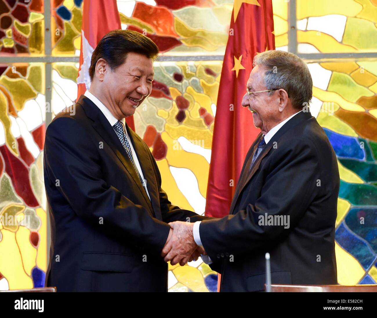 Havana, Cuba. 22nd July, 2014. Chinese President Xi Jinping (L) and ...