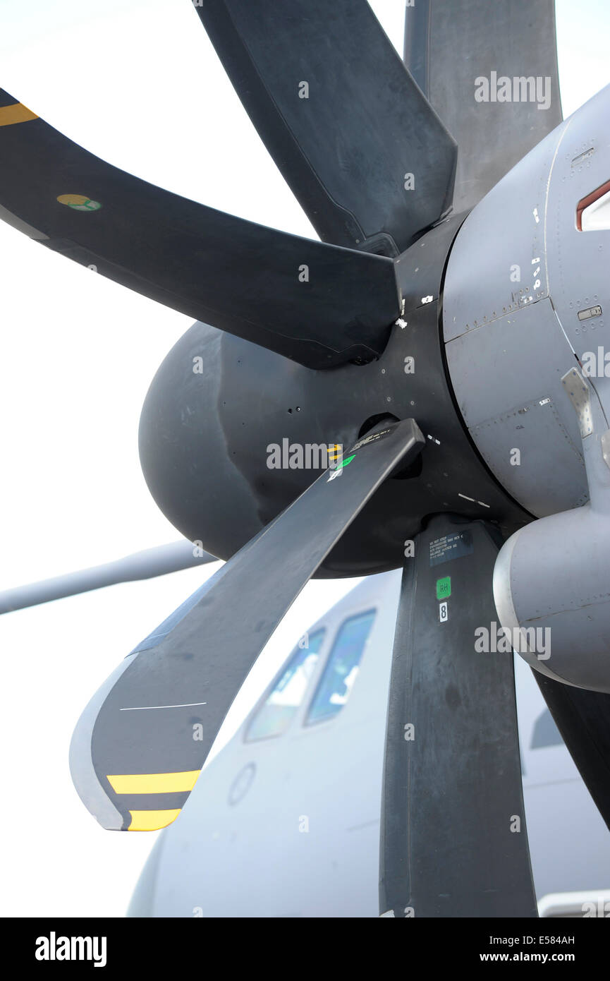 Propeller blades hi-res stock photography and images - Alamy