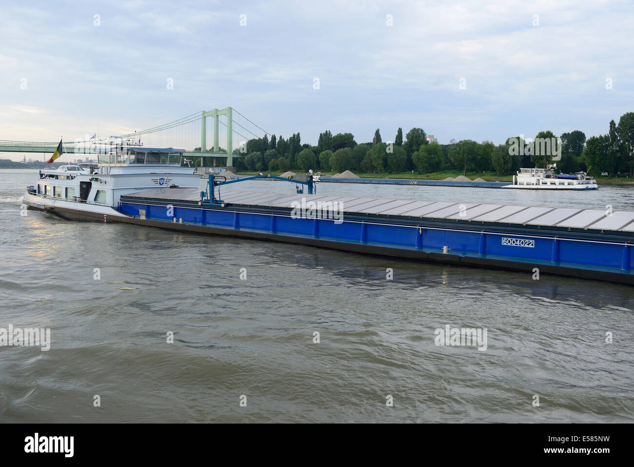 Rodenkirchen bridge steel suspension bridge rhine cologne hi-res stock ...