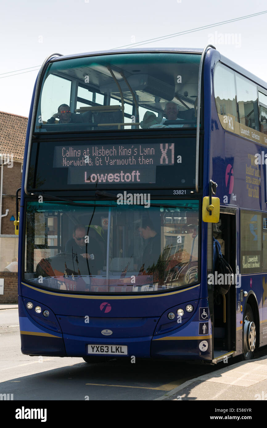 Bus service buses hi-res stock photography and images - Alamy