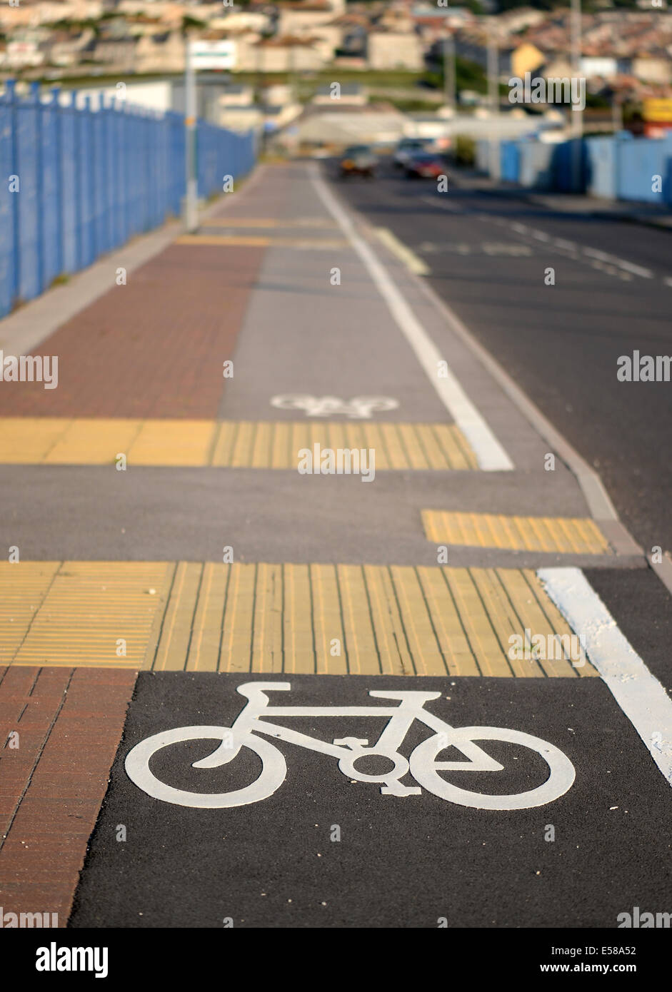 Cycle sign hi-res stock photography and images - Alamy