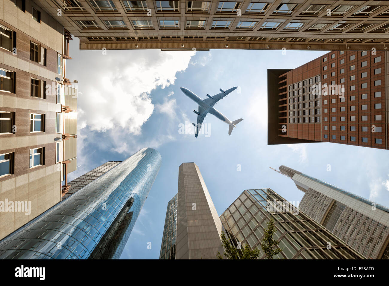 Frankfurt skyline airplane passing hi-res stock photography and images ...