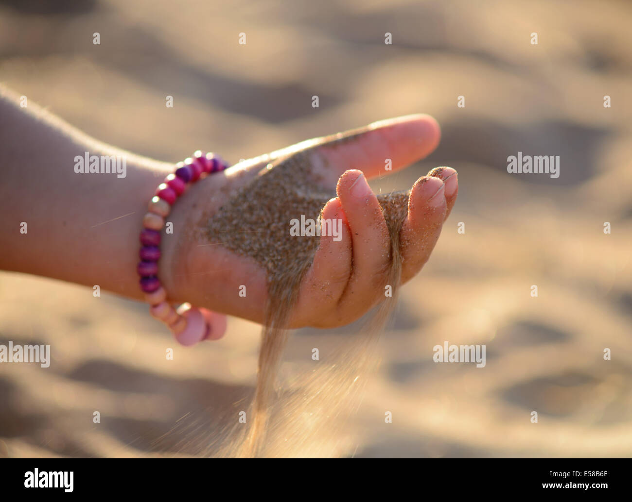 Sand hands desert hi-res stock photography and images - Alamy