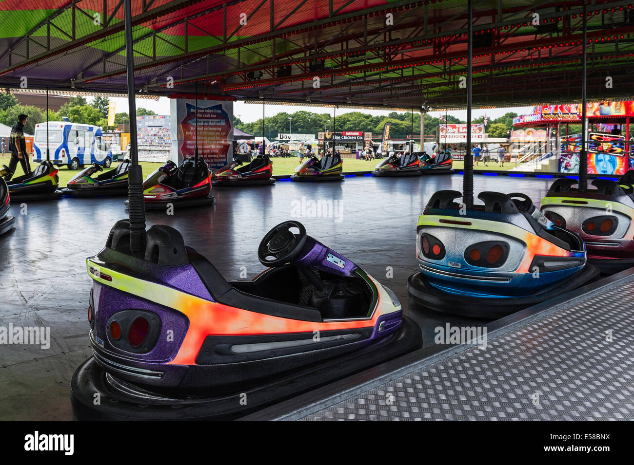 Dodgems cars hi-res stock photography and images - Alamy