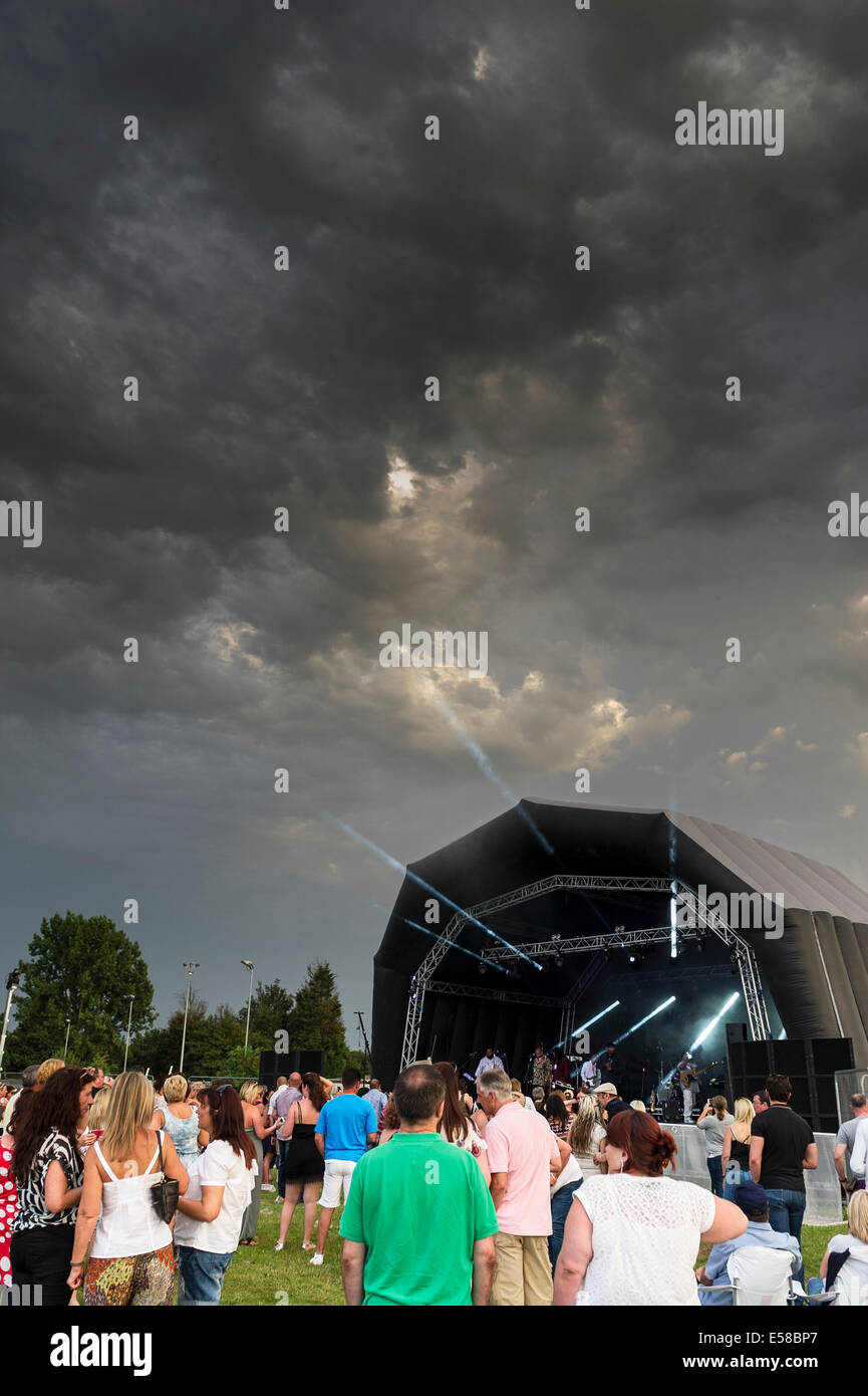 Festival weather hi-res stock photography and images - Alamy