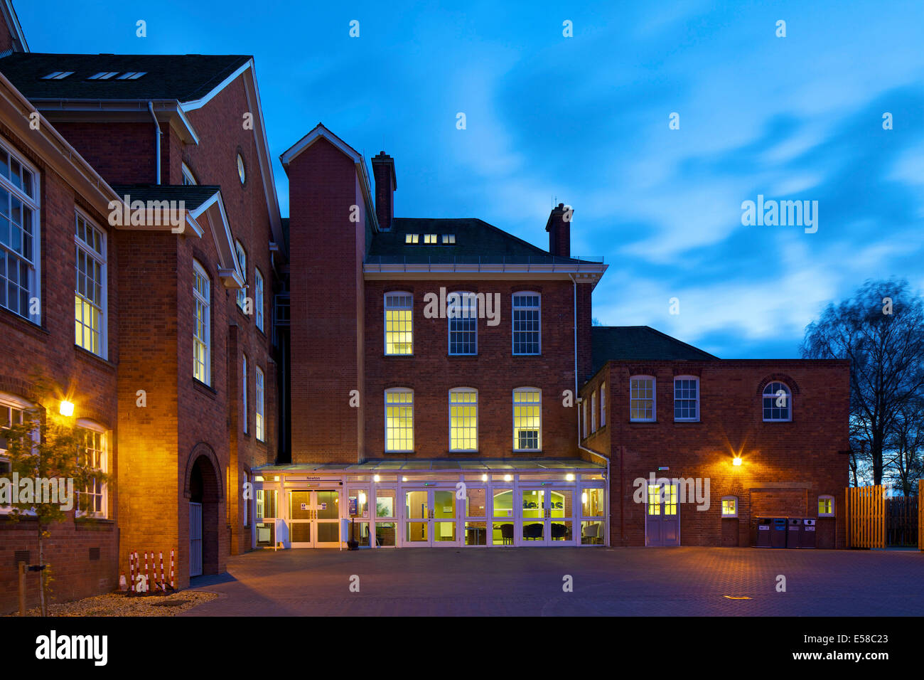 Newton Building The University of Northampton. The Newton Building is a ...