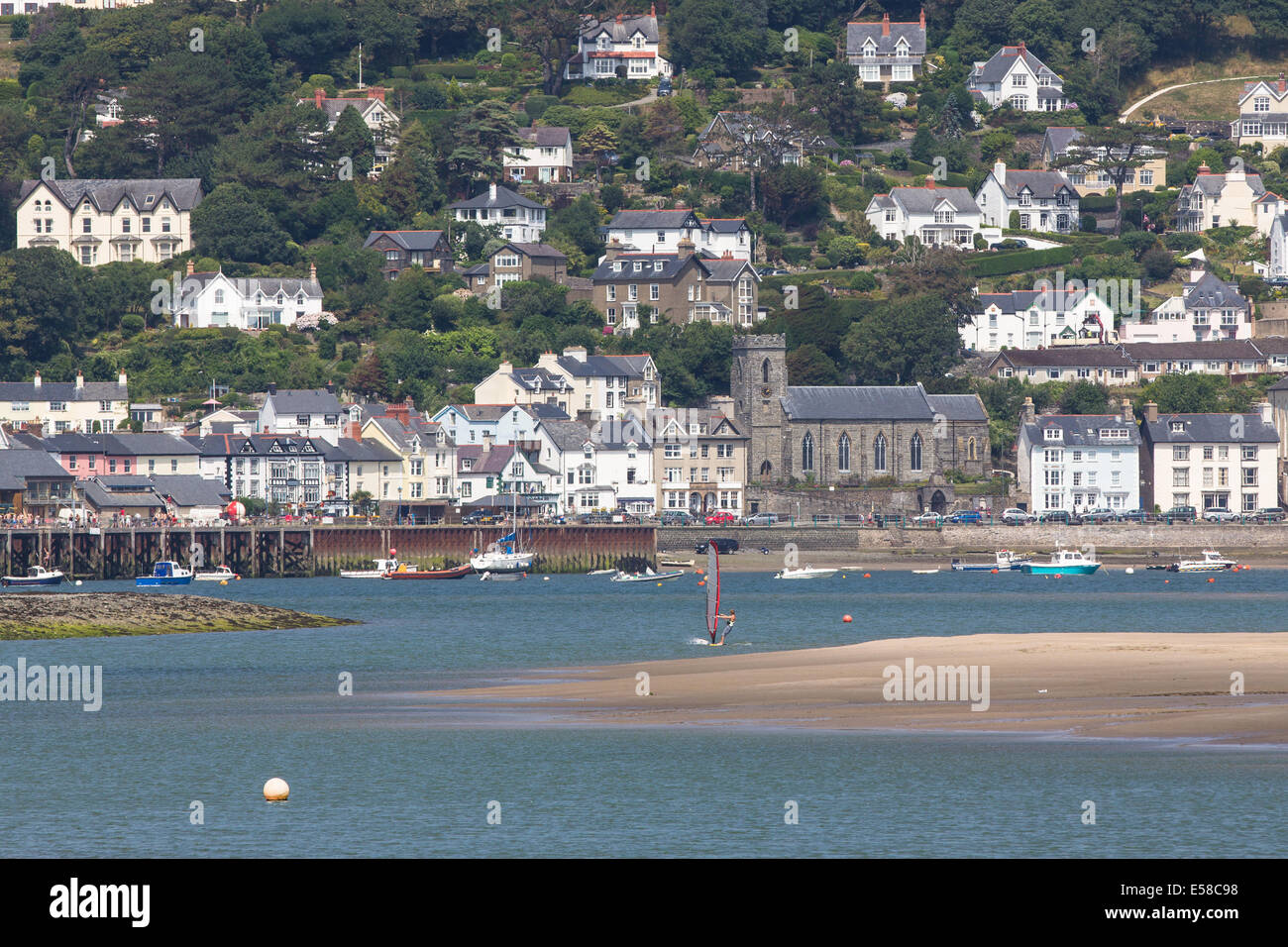 Borth, Wales, UK. 23rd July, 2014. Weather: Families head for the ...