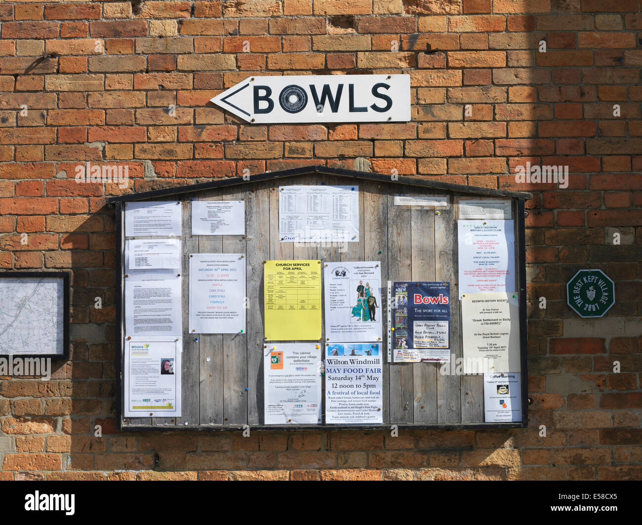 Community noticeboard notice board hi-res stock photography and images ...