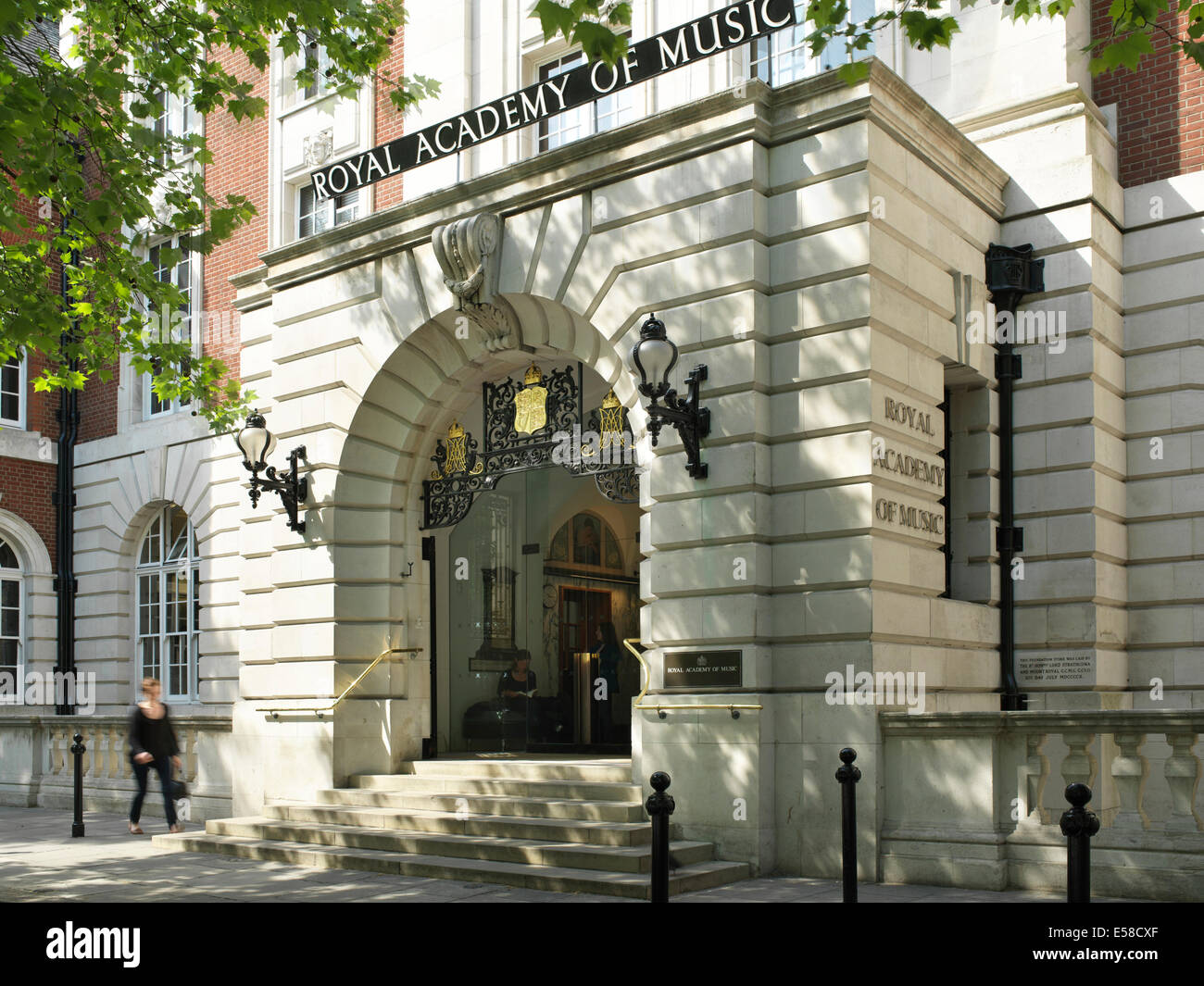 Glass entrance porch hi-res stock photography and images - Alamy