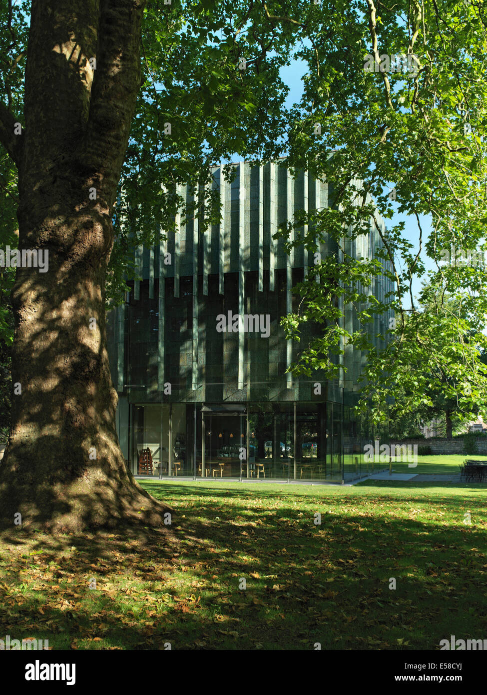 Holburne Museum Extension, Bath. Modern extension to classical style ...