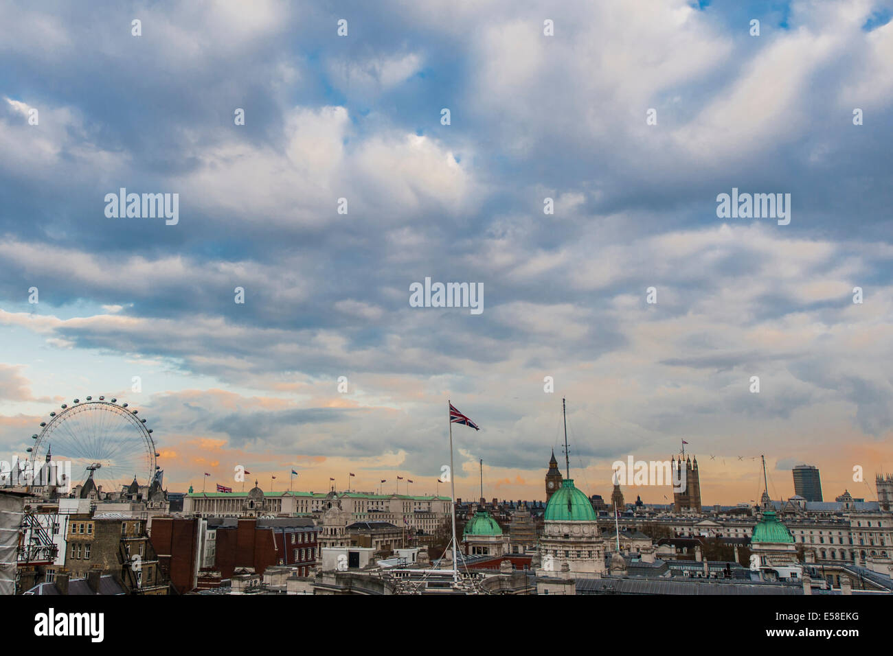 Rooftop view london hi-res stock photography and images - Alamy