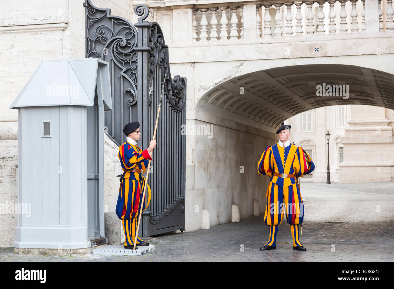 Pontifical Swiss Guardsmen at St Peter's Basilica, Vatican in ...
