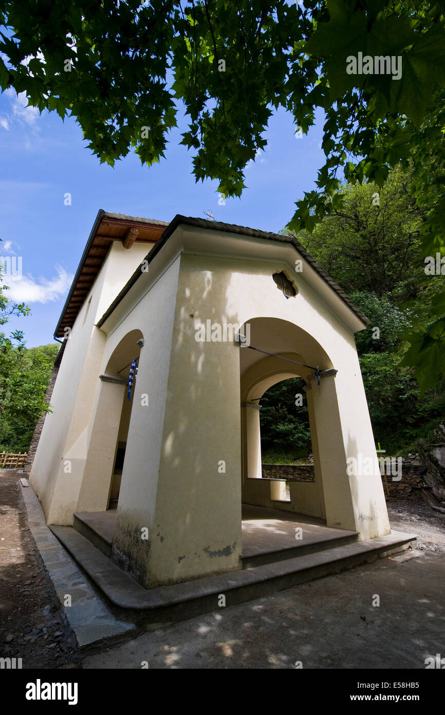 Madonna in bondo hi-res stock photography and images - Alamy